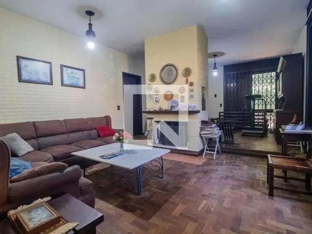 Casa / Sobrado para Locação em Porto Alegre/RS Santa Tereza 3 Quartos