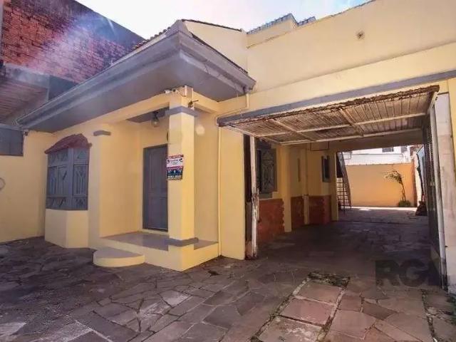 Casa / Sobrado para Locação em Porto Alegre/RS Santana 2 Quartos