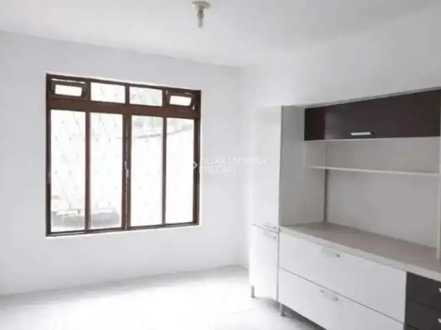 Casa / Sobrado para Locação em Porto Alegre/RS Santana 2 Quartos