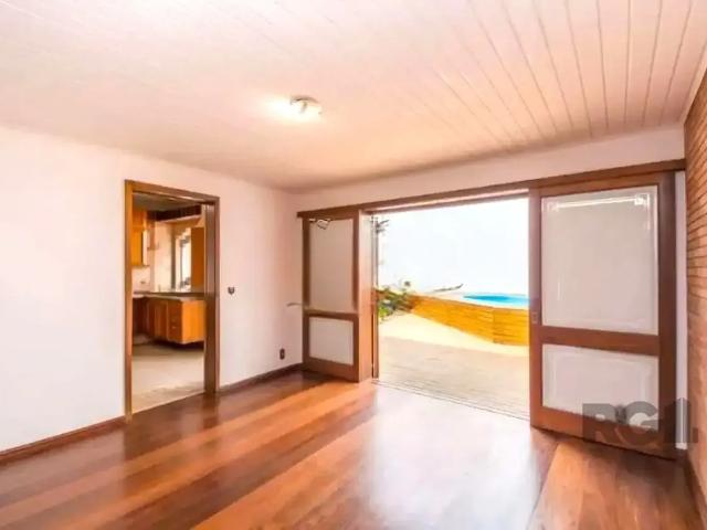 Casa / Sobrado para Locação em Porto Alegre/RS Santana 3 Quartos