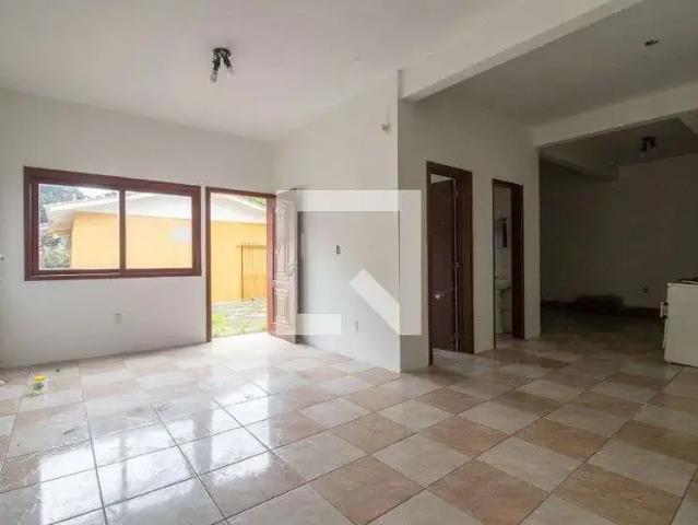 Casa / Sobrado para Locação em Porto Alegre/RS Sarandi 5 Quartos