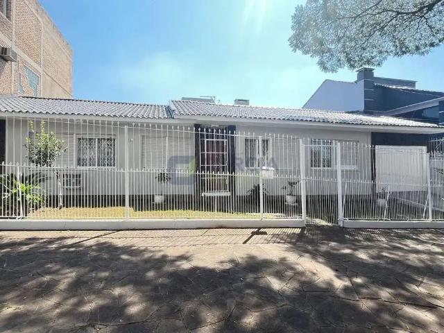 Casa / Sobrado para Locação em Porto Alegre/RS Sarandi 6 Quartos