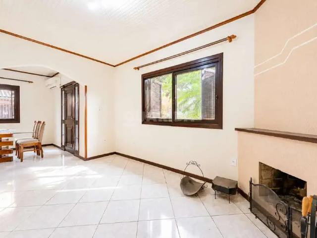 Casa / Sobrado para Locação em Porto Alegre/RS Sarandi 3 Quartos