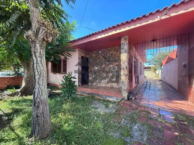 Casa / Sobrado para Locação em Porto Alegre/RS Sarandi 3 Quartos