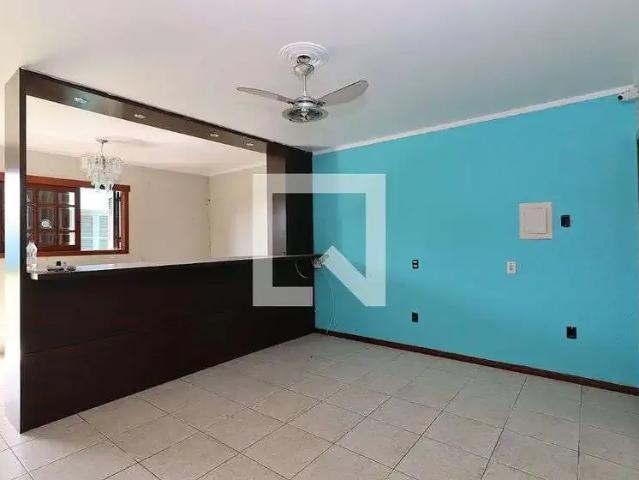 Casa / Sobrado para Locação em Porto Alegre/RS Sarandi 3 Quartos