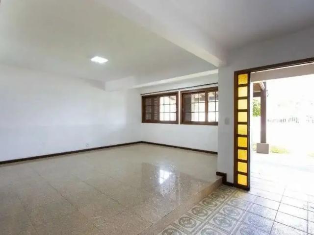 Casa / Sobrado para Locação em Porto Alegre/RS Serraria 4 Quartos