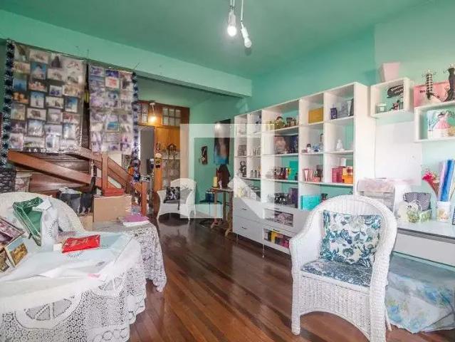 Casa / Sobrado para Locação em Porto Alegre/RS Partenon 3 Quartos