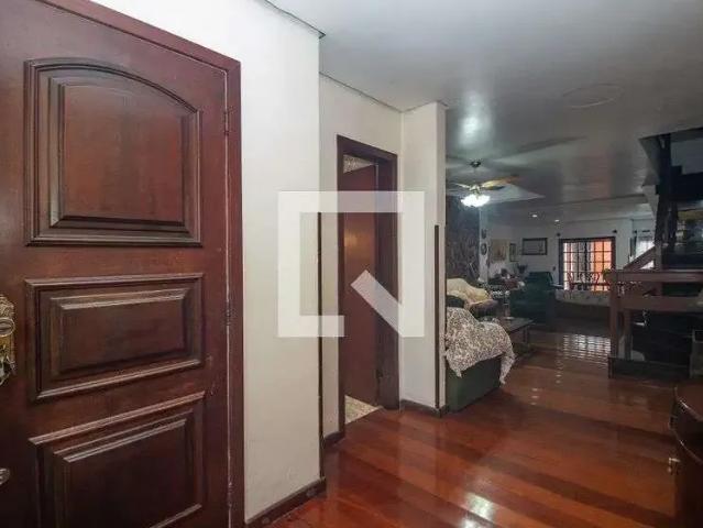 Casa / Sobrado para Locação em Porto Alegre/RS Partenon 4 Quartos