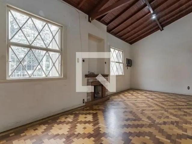 Casa / Sobrado para Locação em Porto Alegre/RS Petrópolis 4 Quartos