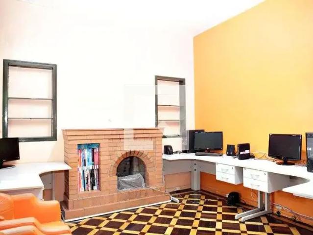 Casa / Sobrado para Locação em Porto Alegre/RS Petrópolis 4 Quartos