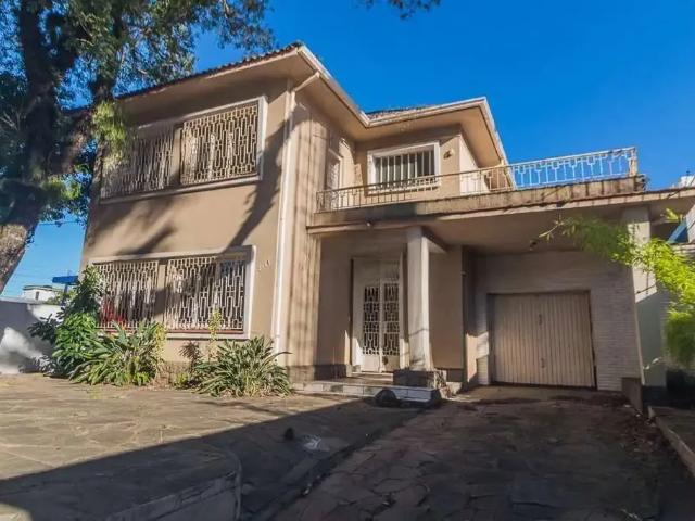 Casa / Sobrado para Locação em Porto Alegre/RS Petrópolis 5 Quartos
