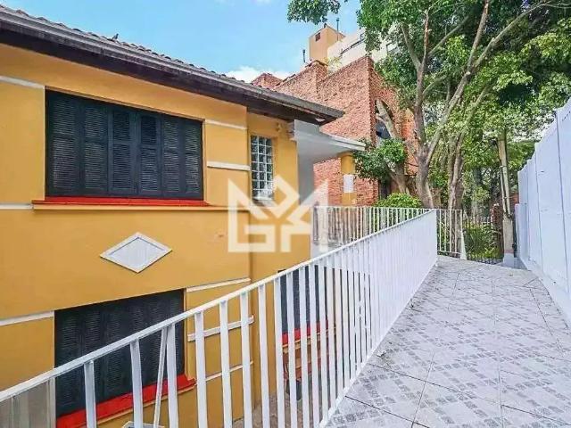 Casa / Sobrado para Locação em Porto Alegre/RS Petrópolis 6 Quartos