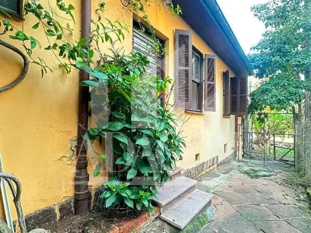 Casa / Sobrado para Locação em Porto Alegre/RS Petrópolis 2 Quartos
