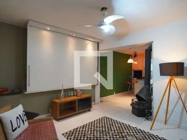 Casa / Sobrado para Locação em Porto Alegre/RS Petrópolis 2 Quartos