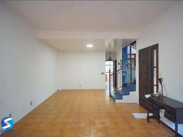 Casa / Sobrado para Locação em Porto Alegre/RS Petrópolis 3 Quartos