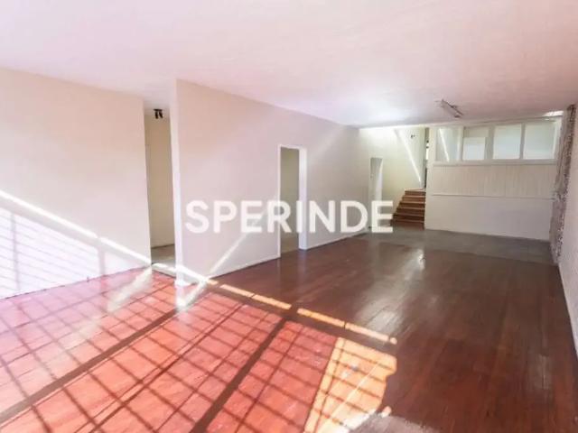 Casa / Sobrado para Locação em Porto Alegre/RS Petrópolis 3 Quartos