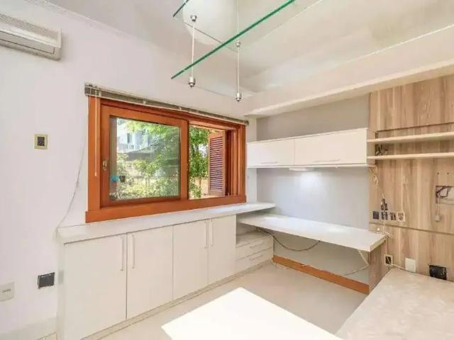 Casa / Sobrado para Locação em Porto Alegre/RS Pedra Redonda 3 Quartos
