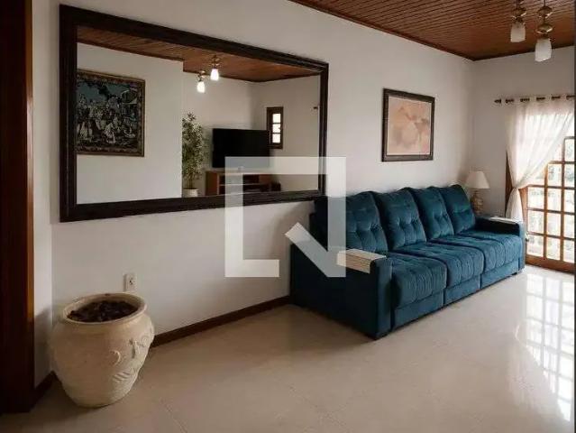 Casa / Sobrado para Locação em Porto Alegre/RS Rubem Berta 3 Quartos