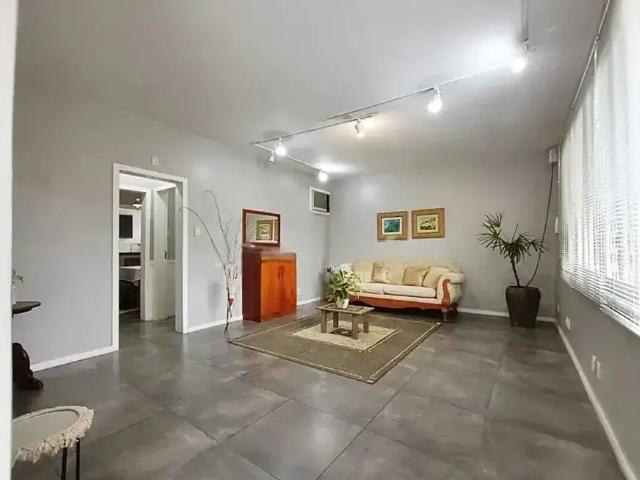 Casa / Sobrado para Locação em Porto Alegre/RS Três Figueiras 3 Quartos