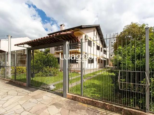 Casa / Sobrado para Locação em Porto Alegre/RS Tristeza 3 Quartos