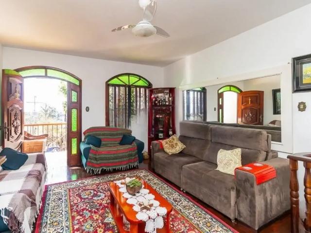 Casa / Sobrado para Locação em Porto Alegre/RS Tristeza 3 Quartos