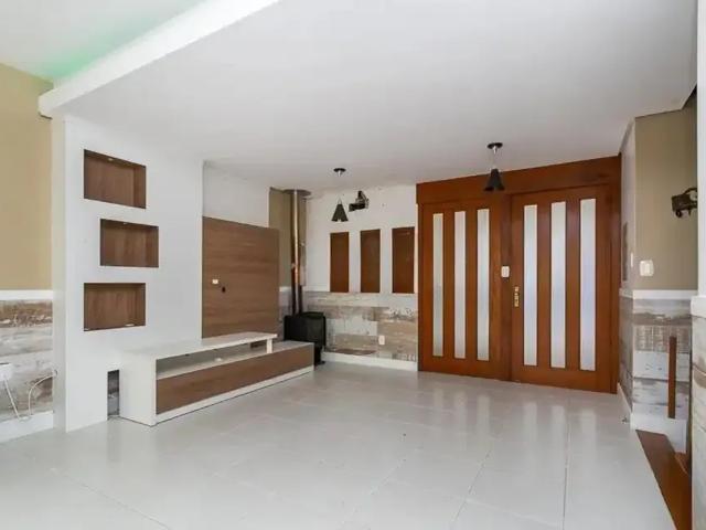 Casa / Sobrado para Locação em Porto Alegre/RS Tristeza 4 Quartos