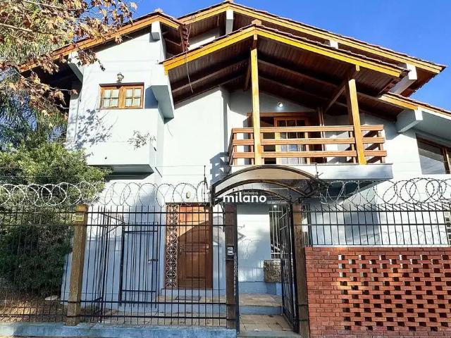 Casa / Sobrado para Locação em Porto Alegre/RS Tristeza 4 Quartos