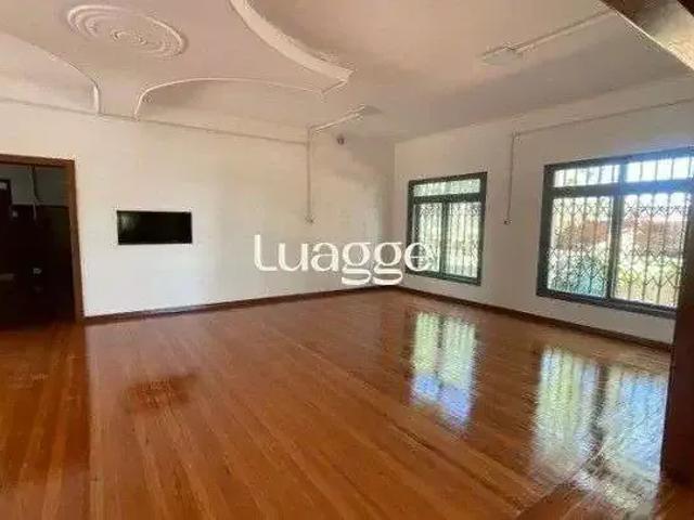 Casa / Sobrado para Locação em Porto Alegre/RS Tristeza 5 Quartos