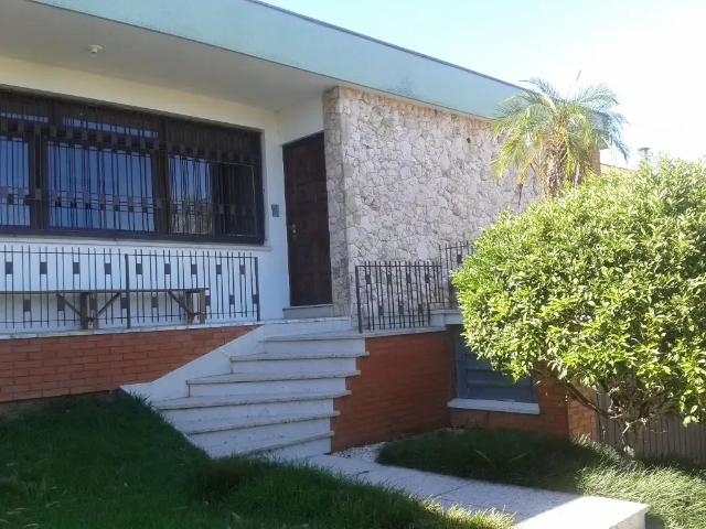 Casa / Sobrado para Locação em Porto Alegre/RS Vila Assunção 3 Quartos