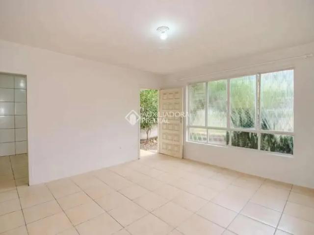 Casa / Sobrado para Locação em Porto Alegre/RS Vila Jardim 3 Quartos