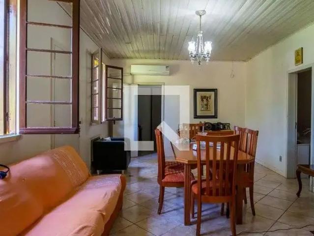 Casa / Sobrado para Locação em Porto Alegre/RS Vila Nova 3 Quartos