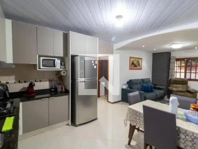 Casa / Sobrado para Locação em Porto Alegre/RS Vila Nova 3 Quartos