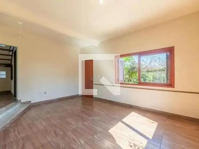 Casa / Sobrado para Locação em Porto Alegre/RS Vila Operária 4 Quartos