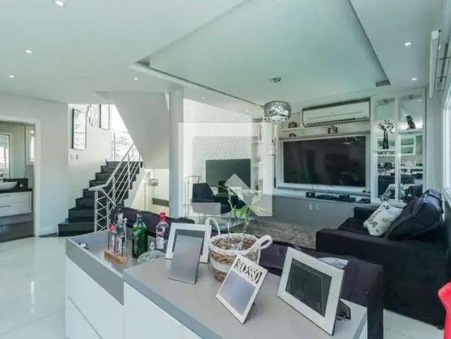Casa / Sobrado para Locação em Porto Alegre/RS Vila Operária 4 Quartos