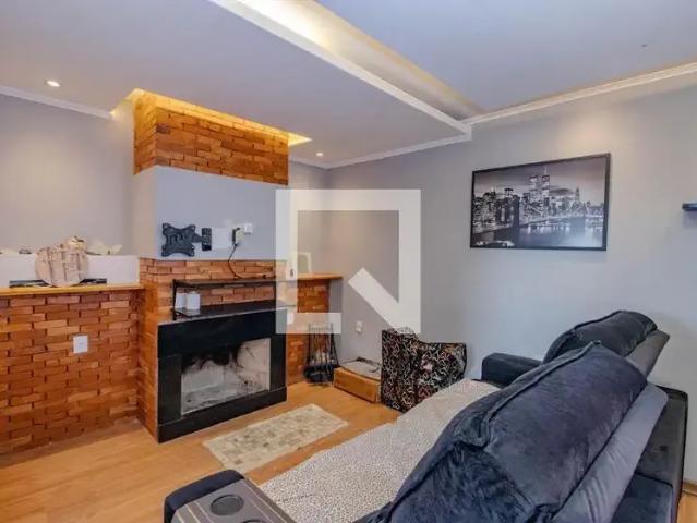 Casa / Sobrado para Locação em Porto Alegre/RS Vila Operária 3 Quartos