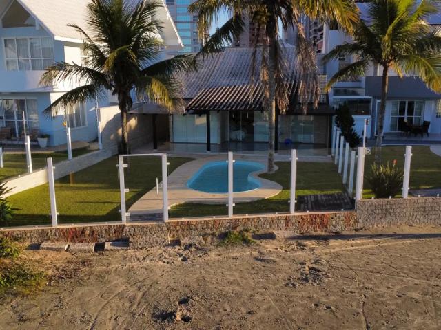 Casa / Sobrado para Locação em Porto Belo/SC Balneário Perequê 3 Quartos