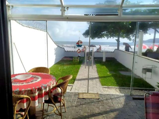 Casa / Sobrado para Locação em Porto Belo/SC Balneário Perequê 4 Quartos
