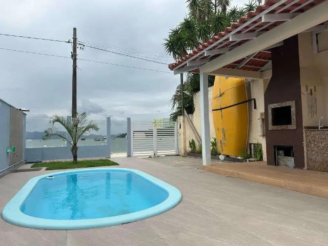 Casa / Sobrado para Locação em Porto Belo/SC Centro 4 Quartos