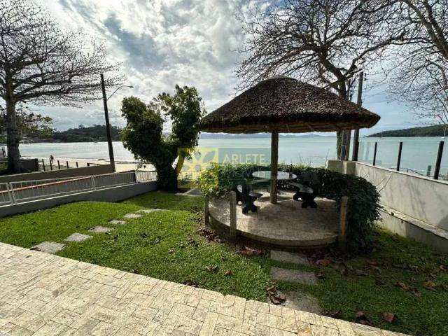 Casa / Sobrado para Locação em Porto Belo/SC Centro 5 Quartos