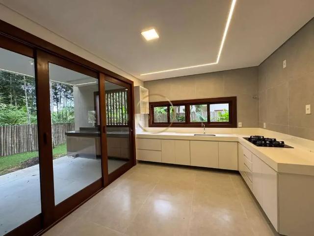 Casa / Sobrado para Locação em Porto Seguro/BA Arraial D´Ajuda 4 Quartos