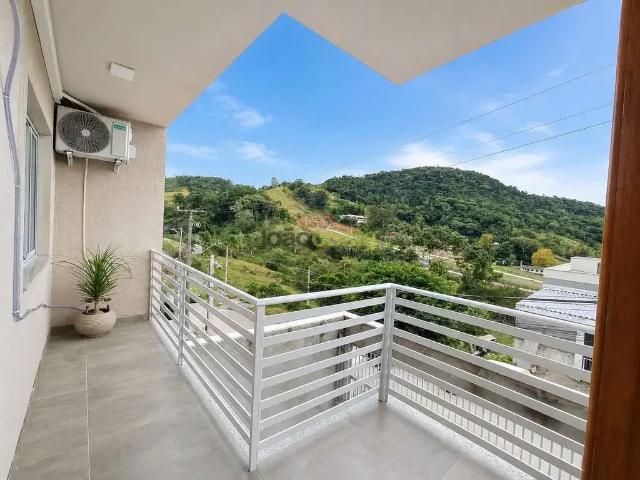 Casa / Sobrado para Locação em Palhoça/SC Alto Aririu 4 Quartos