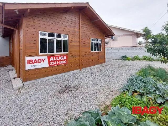 Casa / Sobrado para Locação em Palhoça/SC Aririu 2 Quartos