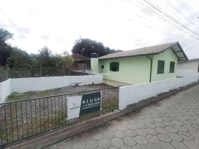 Casa / Sobrado para Locação em Palhoça/SC Barra do Aririú 2 Quartos