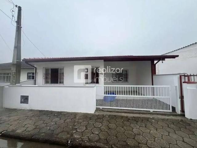 Casa / Sobrado para Locação em Palhoça/SC Barra do Aririú 2 Quartos