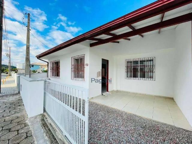 Casa / Sobrado para Locação em Palhoça/SC Barra do Aririú 2 Quartos