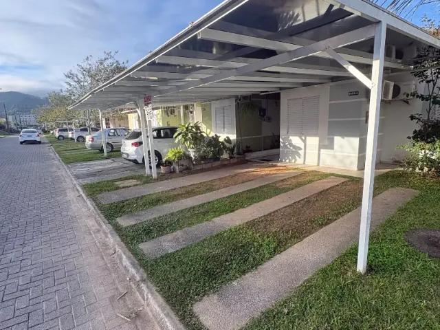 Casa / Sobrado para Locação em Palhoça/SC Bela Vista 3 Quartos