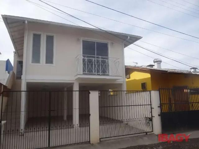 Casa / Sobrado para Locação em Palhoça/SC Bela Vista 2 Quartos