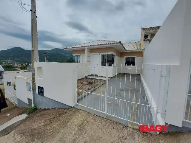 Casa / Sobrado para Locação em Palhoça/SC Bela Vista 2 Quartos