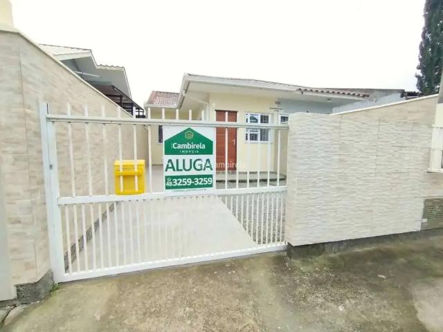 Casa / Sobrado para Locação em Palhoça/SC Bela Vista 2 Quartos