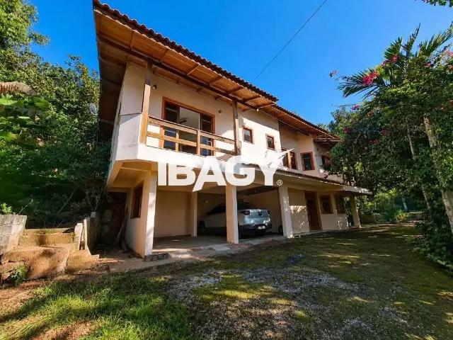 Casa / Sobrado para Locação em Palhoça/SC Bela Vista 4 Quartos